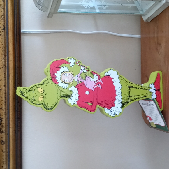 Dr. Seuss | Holiday | Grinch And Cindy Lou Whoo Wood Decor | Poshmark